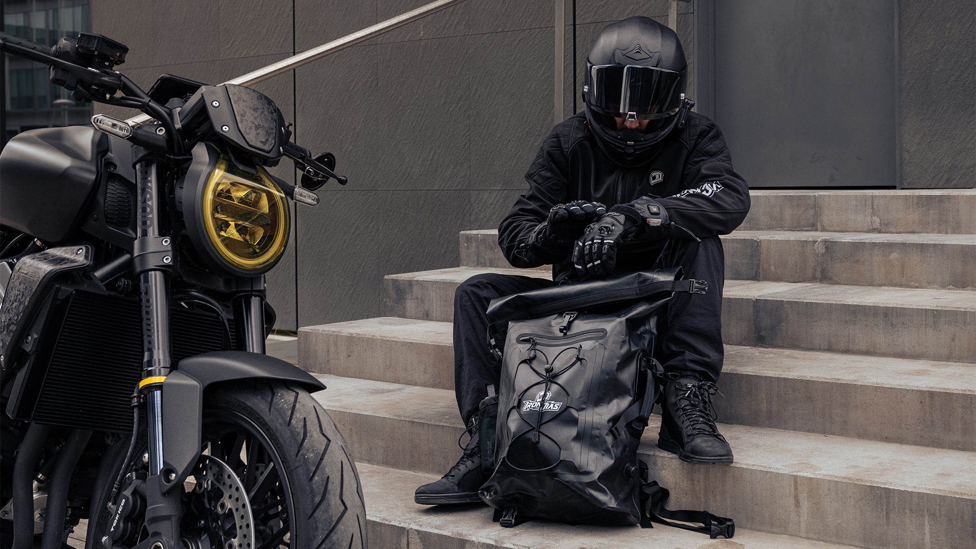 Guide to Motorcycle Backpacks (2024) – IRONJIAS